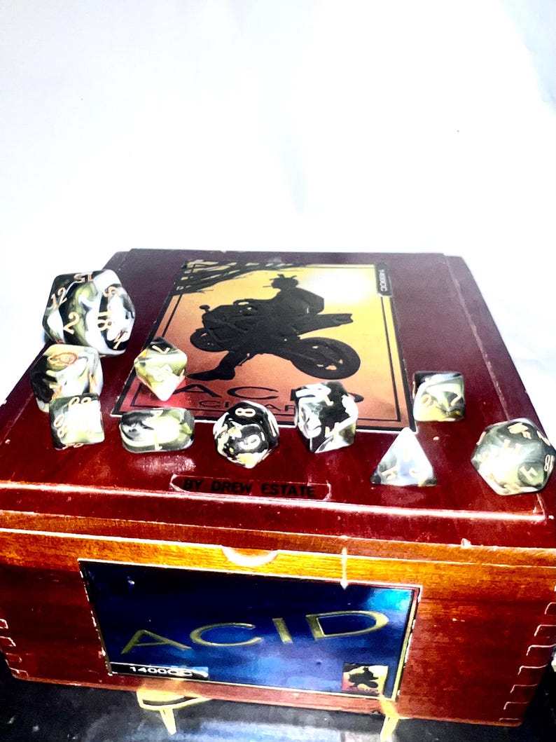 Dungeons and Dragons Combo DND Dice + Dice Box Premium Goblin Swirl 10 ...