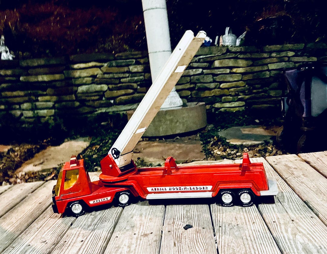 Fire Truck. Vintage Nylint Aerial Hook N Ladder Pressed Steel Two Piece ...
