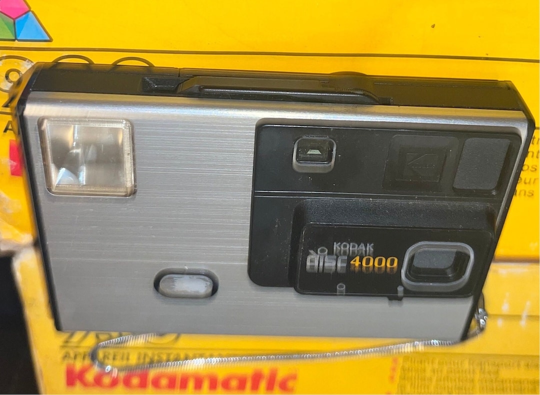 Kodak Disc 4000 Camera. Vintage Kodak 4000 Slim Line Built in Flash ...