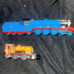 Thomas the Train Shining Time Station Gold Rail Series Bill and Gordon ...