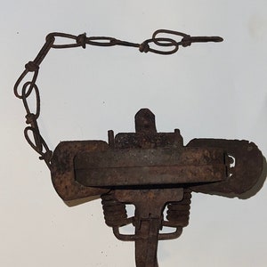 Vintage Animal Traps. Rustic Wall Farmhouse, Cabin, Hunting Decor ...