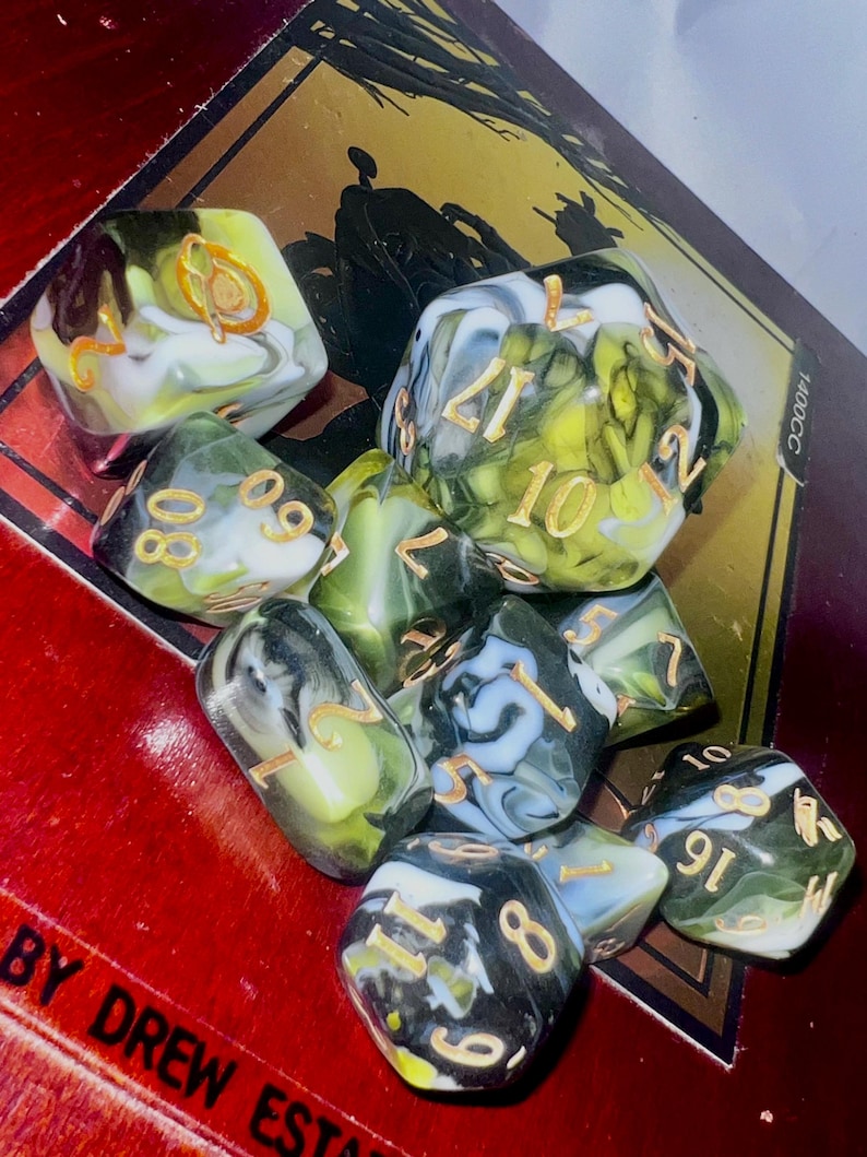 Dungeons and Dragons Combo DND Dice + Dice Box Premium Goblin Swirl 10 ...