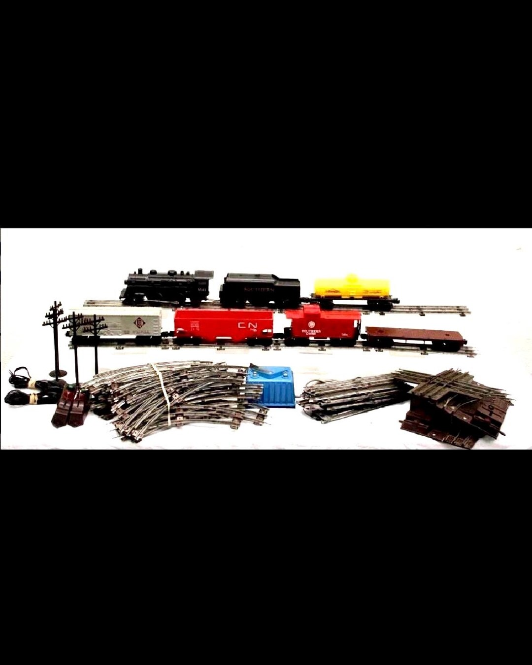 Train Set Southern Railroad 1960s Lionel Cars, Locomotive Engine 1061 ...
