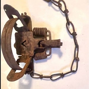 Vintage Animal Traps. Rustic Wall Farmhouse, Cabin, Hunting Decor ...