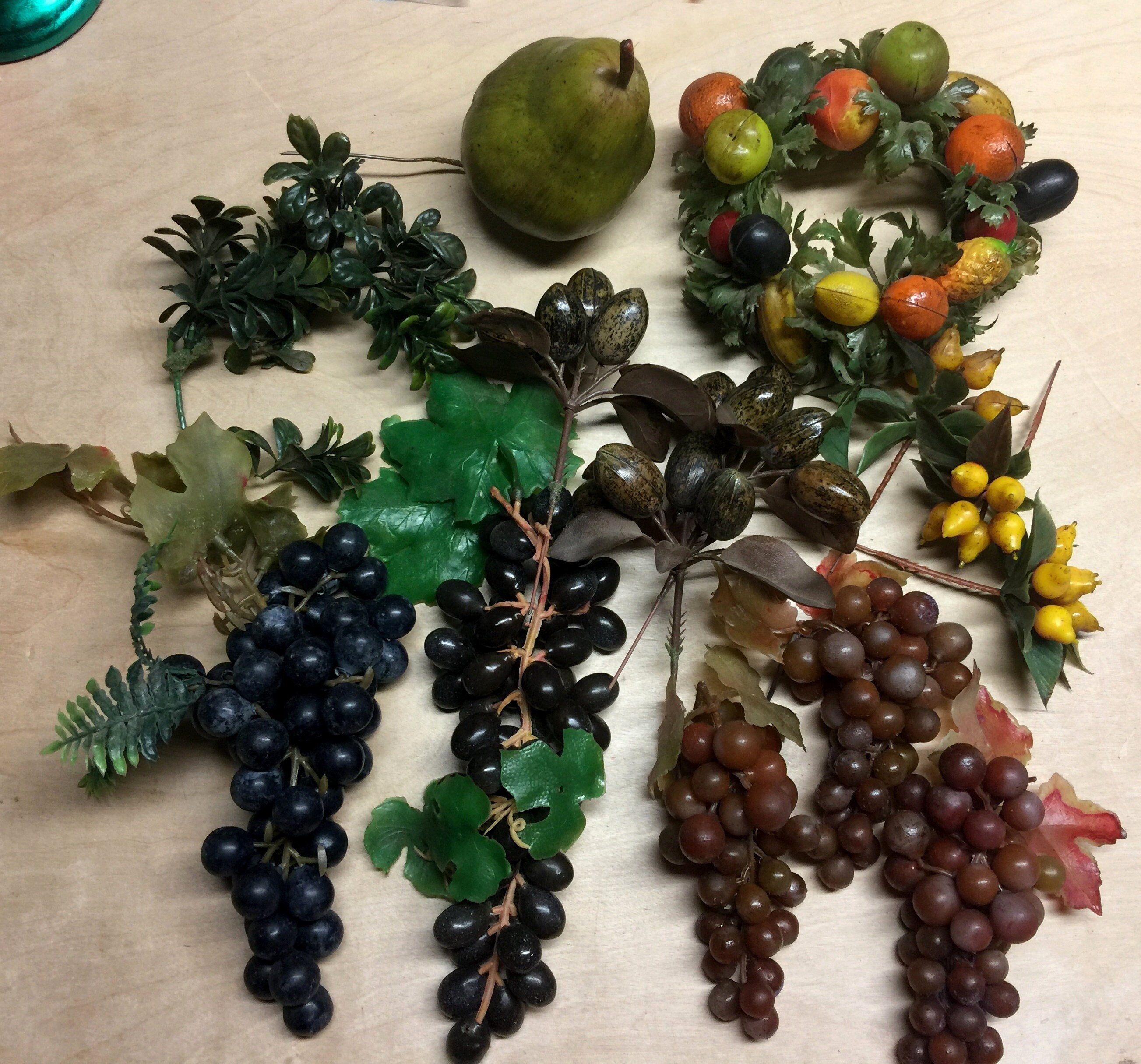 Vintage 1960s 15pc Plastic Rubber Grapes Bunches Fruit Berries | Etsy