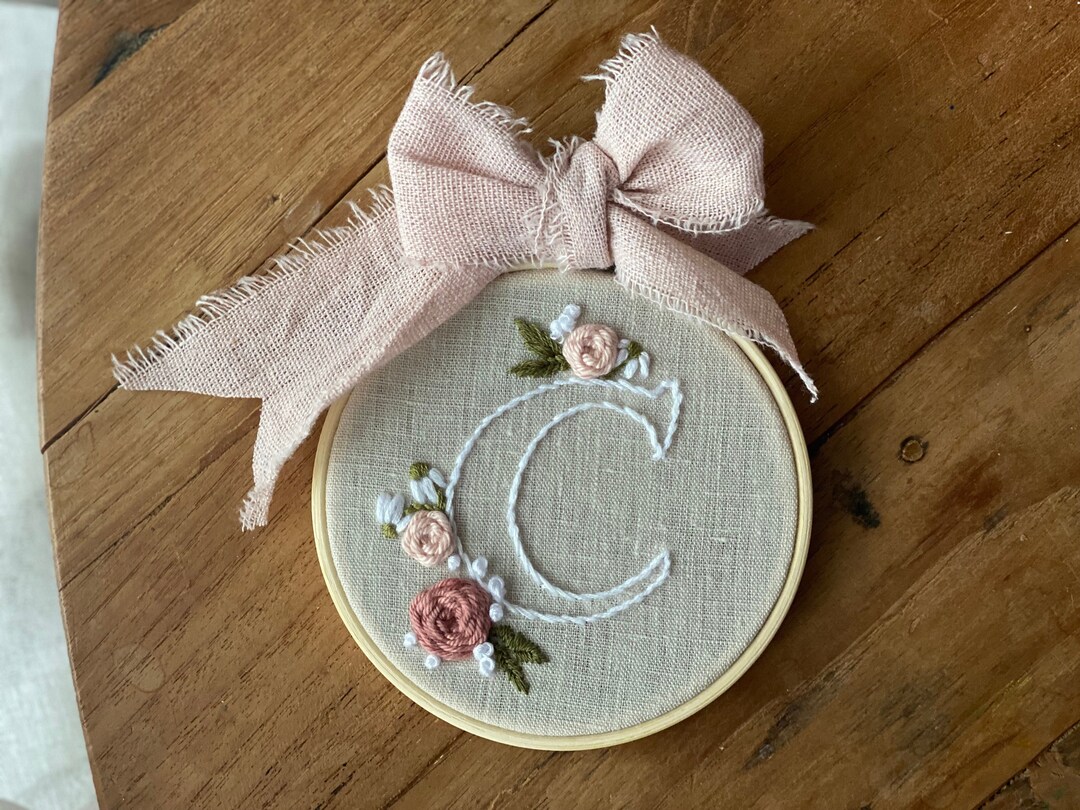 Cercle initiale brodée, tambour personnalisé broderie initiale ...