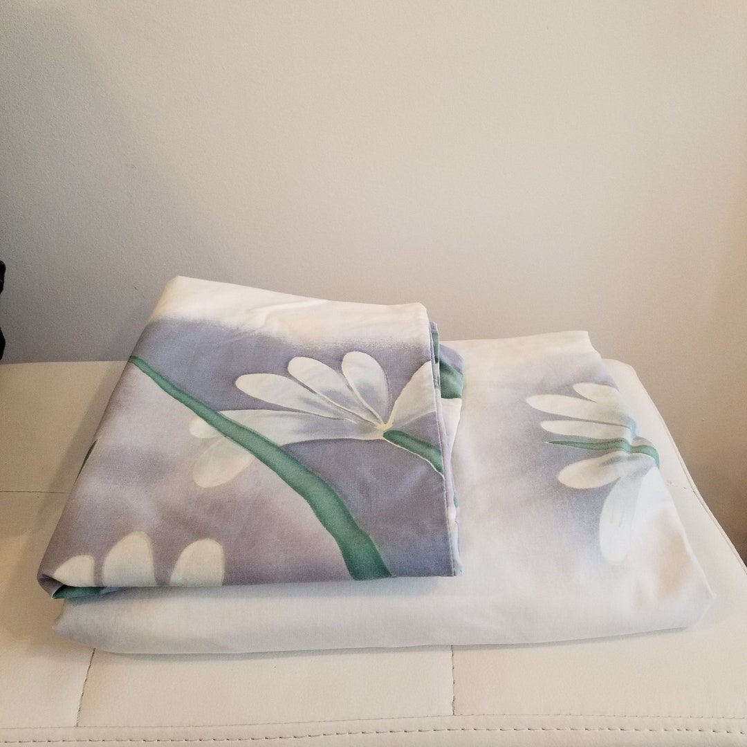 Vintage 2000's Steven's Twin Size Bedding Set: Fitted Bedsheet and ...