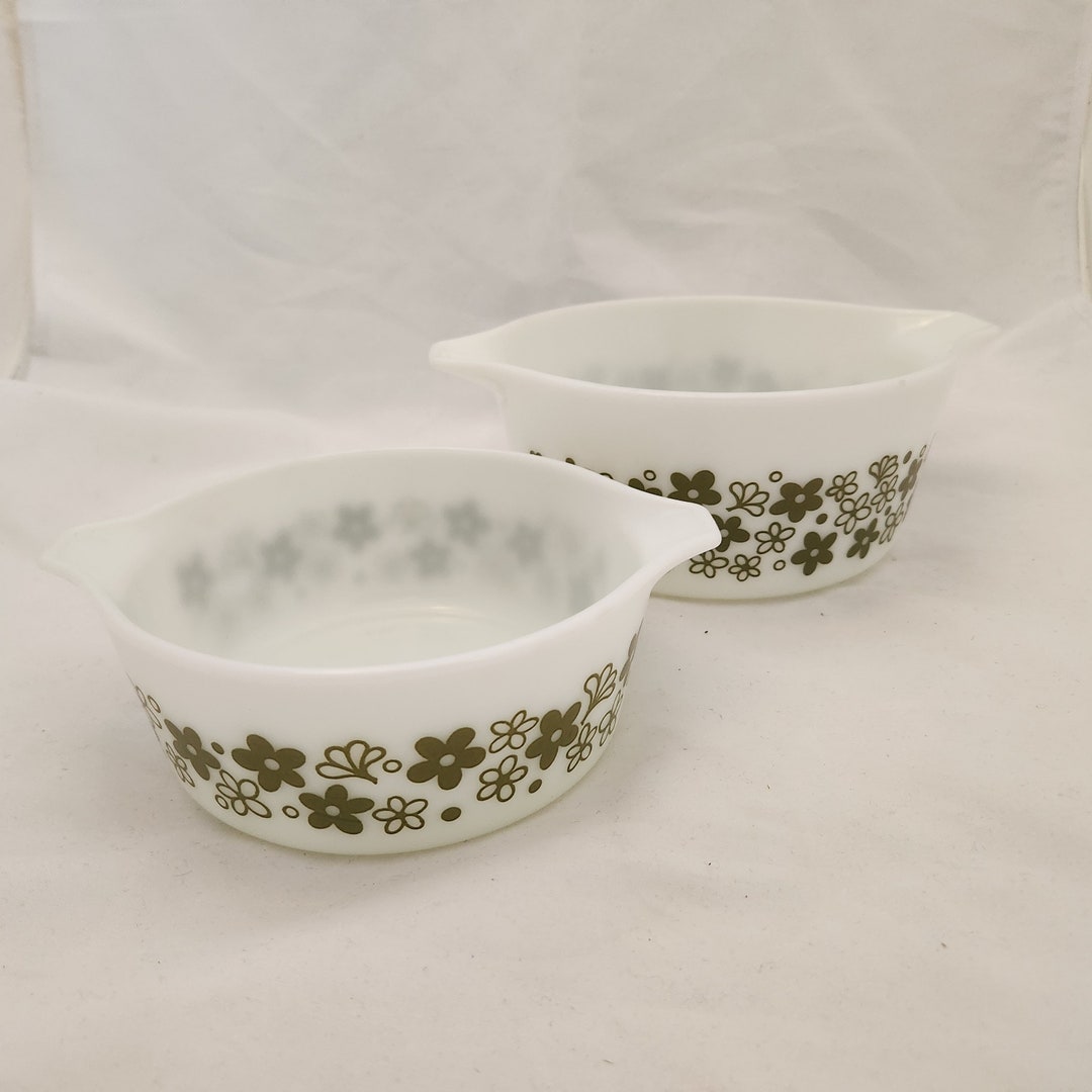 Set of 2 Pyrex Spring Blossom, Crazy Daisy Casserole Dishes 474, 472 ...