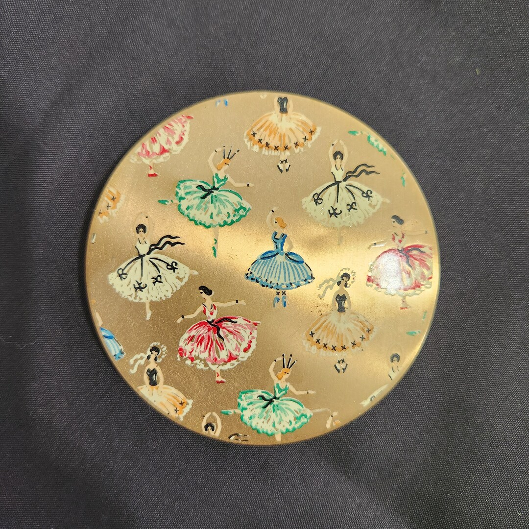 Stratton Dancing Ladies Compact, Beautiful 1950s Gold Tone 3 Inch ...