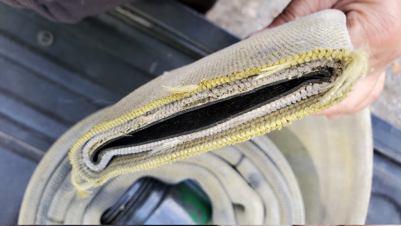 Boyau d'incendie mis hors service AU PIED - 1,5 à 1,75" de diamètre - 3 ...