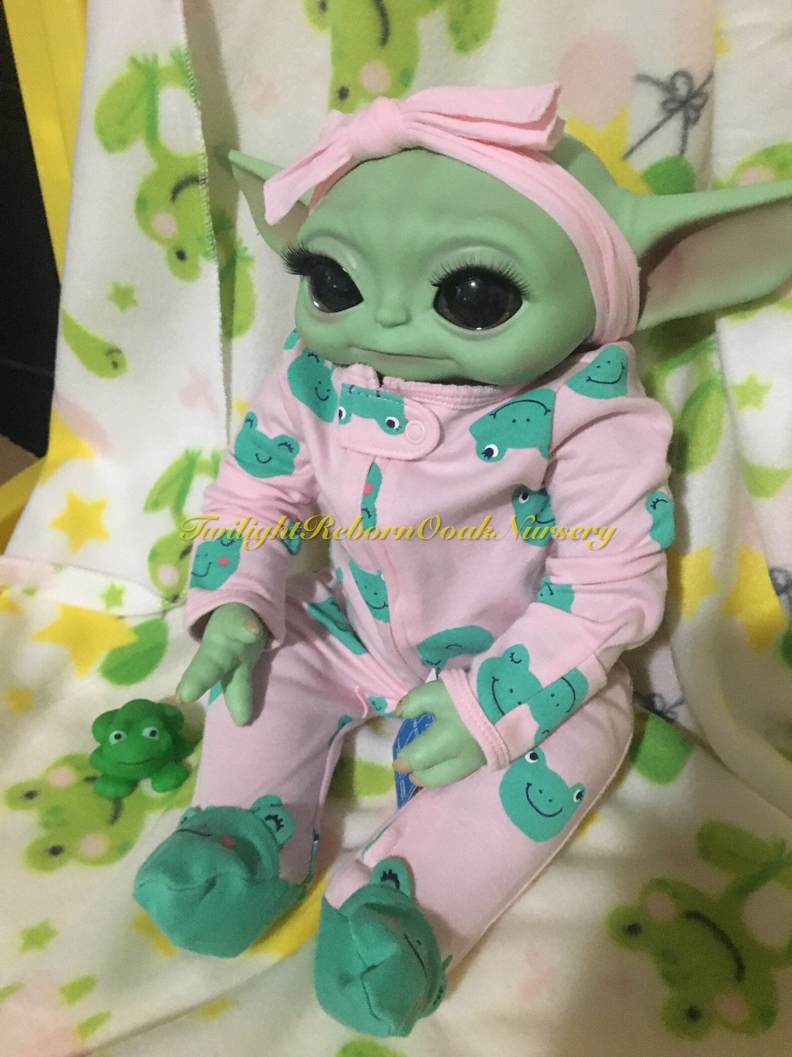 Green Alien Mandalorian Baby - Etsy