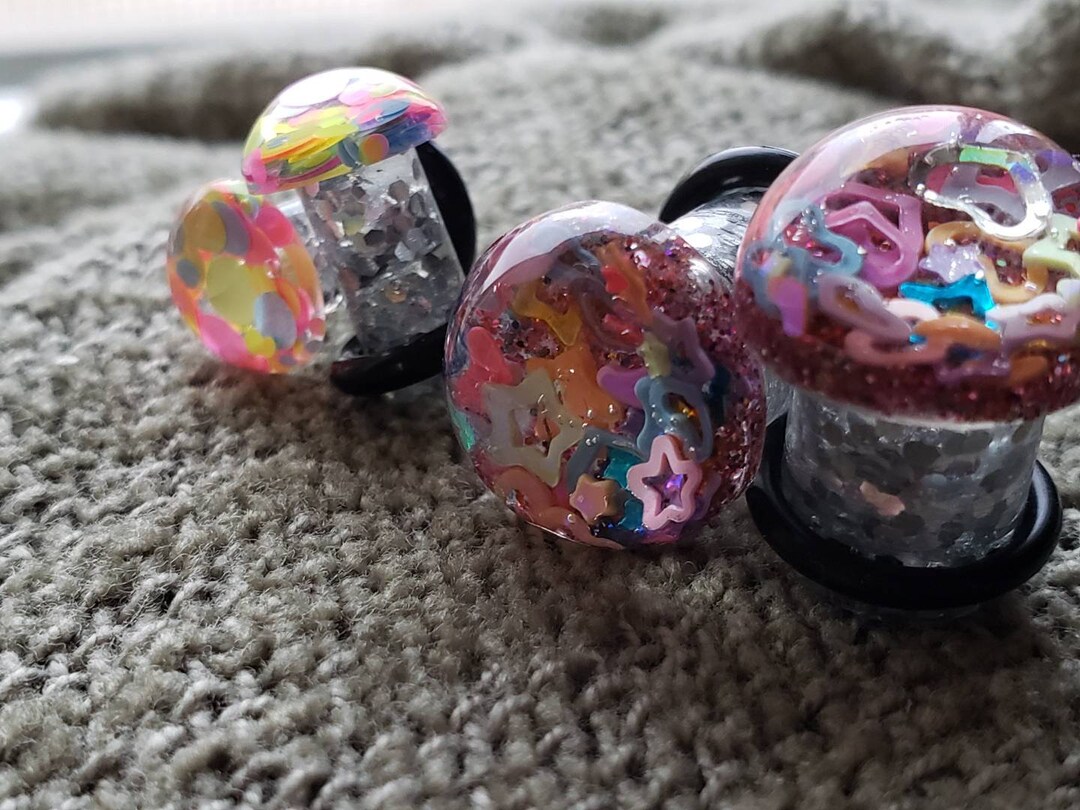 PAIR 80s Themed Plugs Gauges Plugs and Tunnels Magnified Glitter Plugs ...