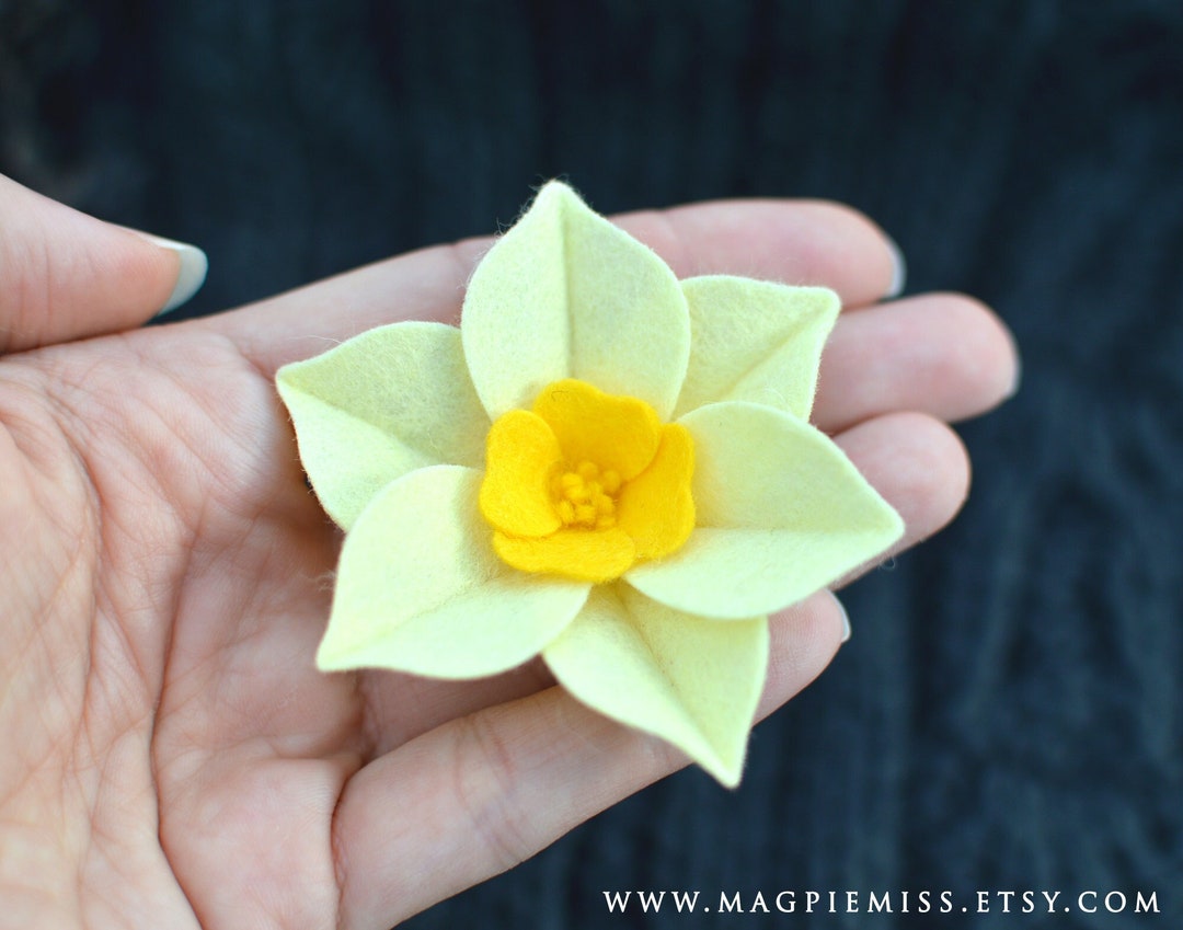 Felt Daffodil Brooch: Mother's Day St Davids Day Flower Accessory - Etsy