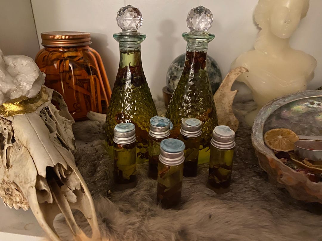 Yule Candle Anointing Oil - Etsy