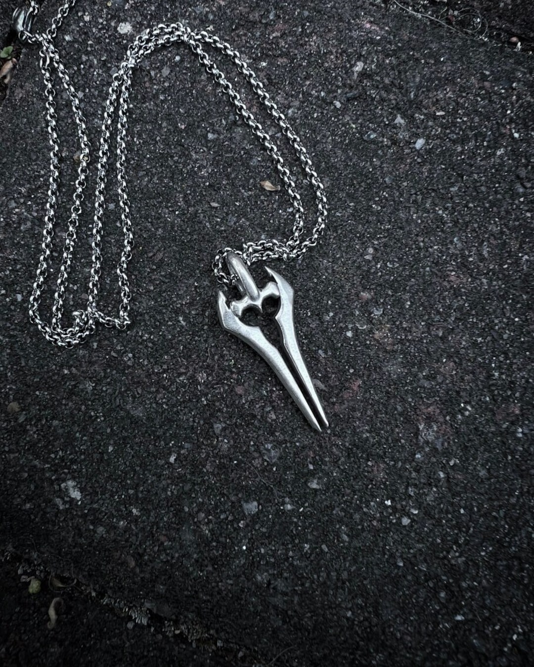 Energy Sword Silver Pendant, Spartan Gamer Jewelry - Etsy