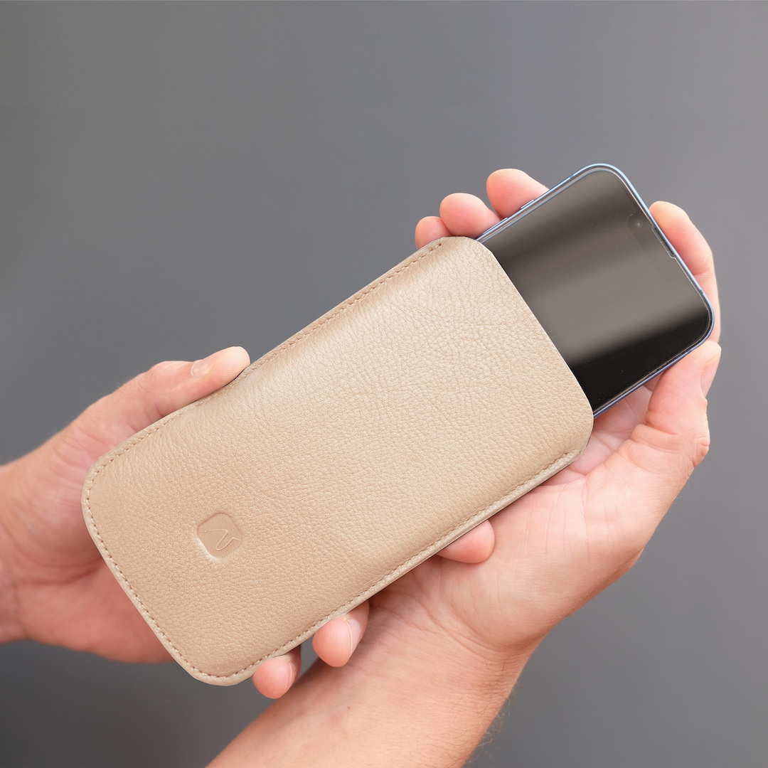 Mobile Phone Case Made of Sand-colored Leather // Cream-colored iPhone ...