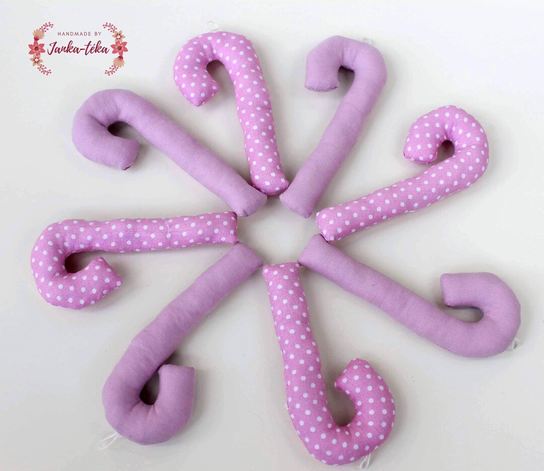 Enfeite de bengala de doce em tecido com bolinhas roxas e rosa pastel ...