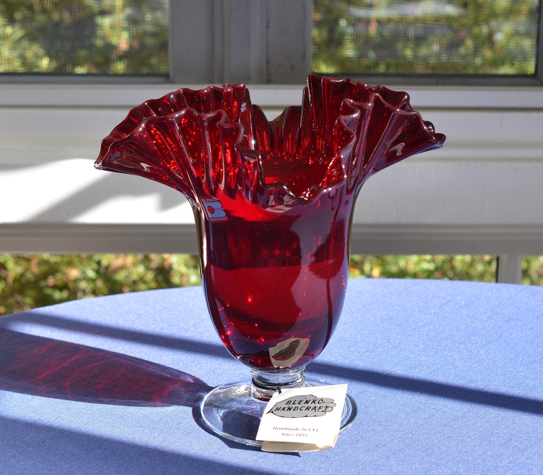 Blenko Handcraft 388 Red Ruffled Footed Vase - Etsy