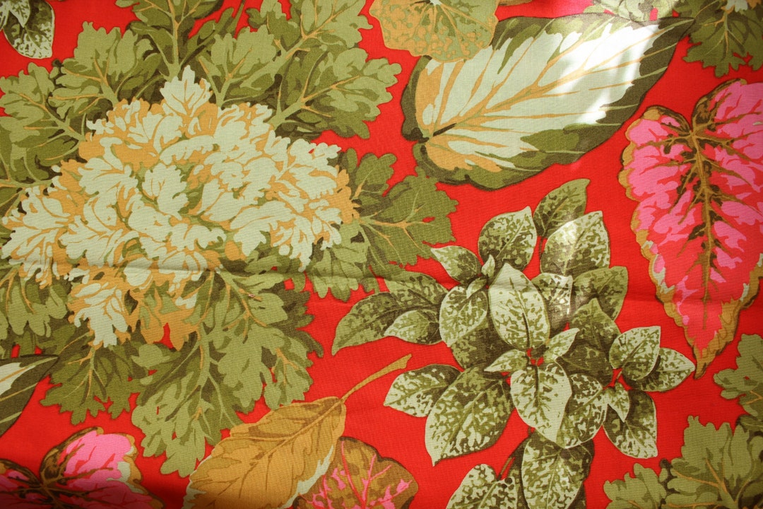 Martha Negley MN-42 / MN42 Variegated Garden Variegated (red) Fabric ...