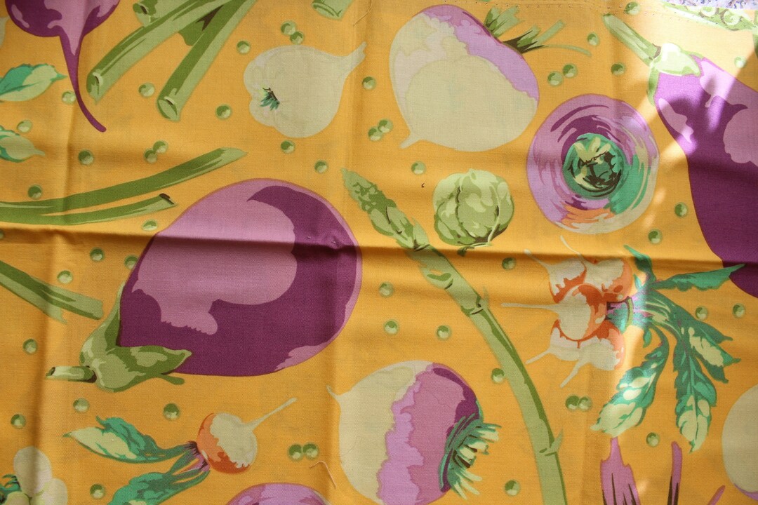 Martha Negley MN01 Tossed Vegetables / Veggie Toss (yellow) Fabric for ...
