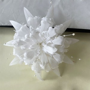 Customized Feather Flower Bouquet Pearly Flowers Mount Fascinators ...