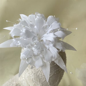 Customized Feather Flower Bouquet Pearly Flowers Mount Fascinators ...