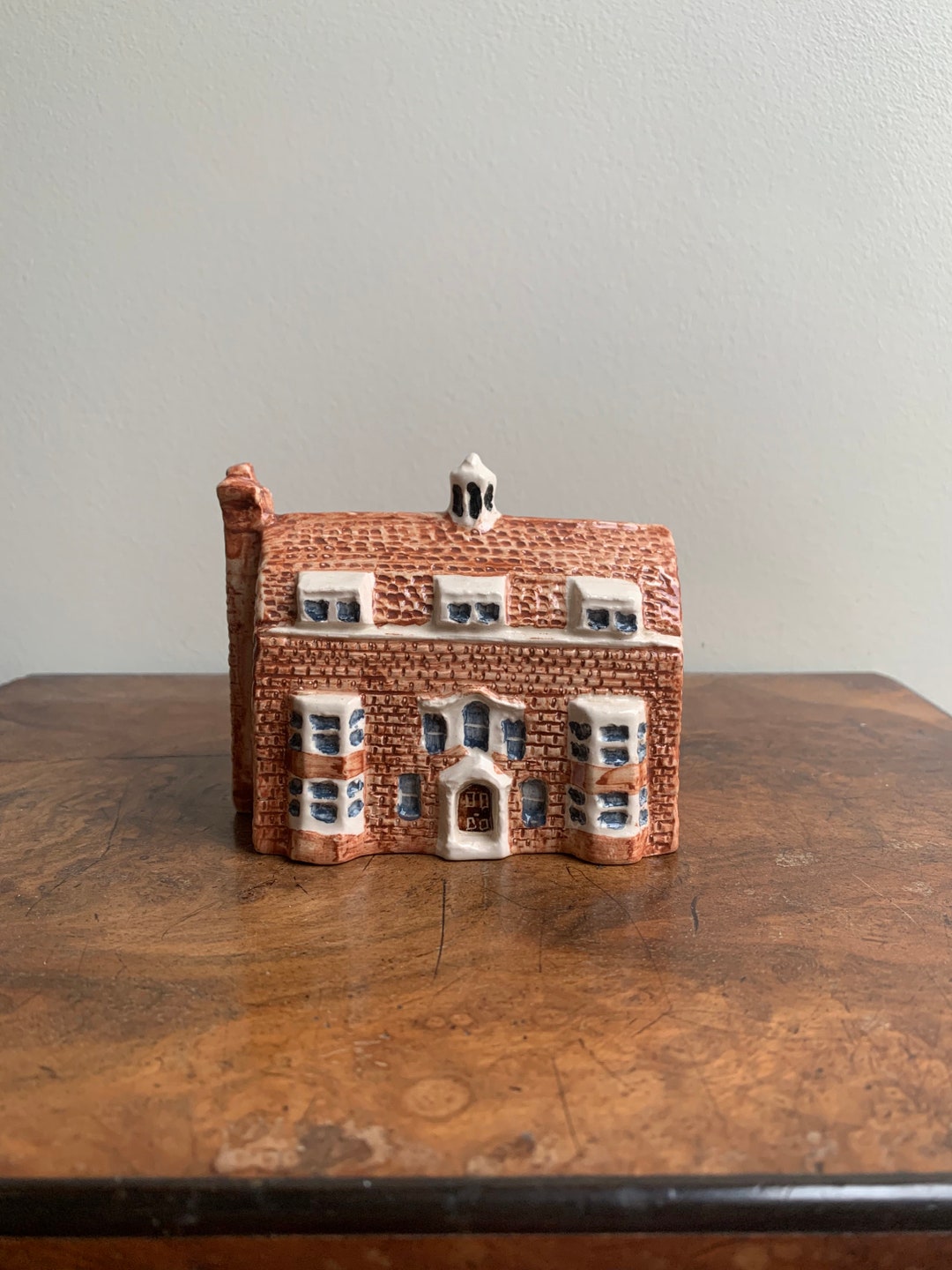 Vintage Pottery Model of Charles Dicken's House, Gad's Hill, Rochester ...