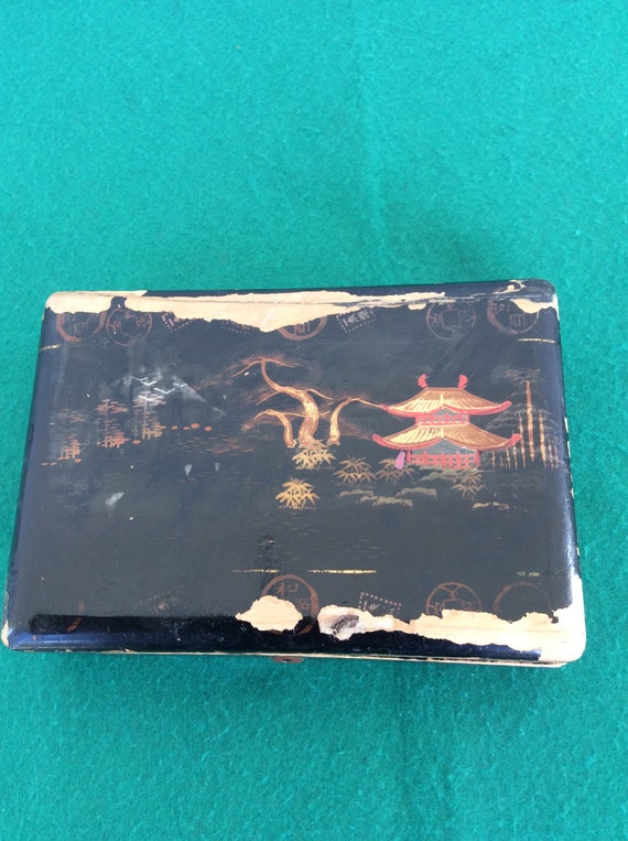 Very Rare Antique Wooden box from the 1800s Hand turn… - Gem