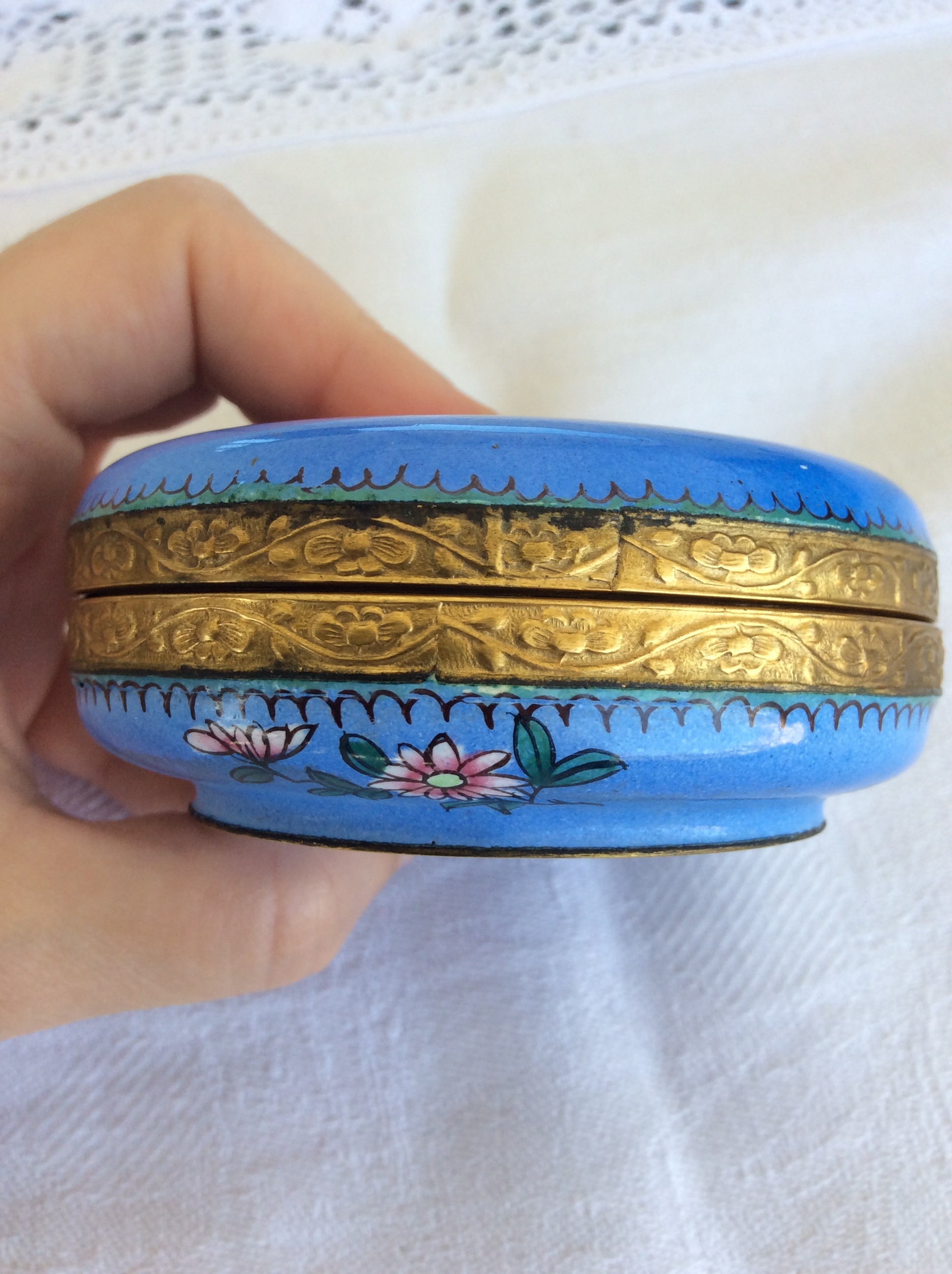 Vintage Porcelain Handpainted Trinket Box Round Trinket Box - Etsy