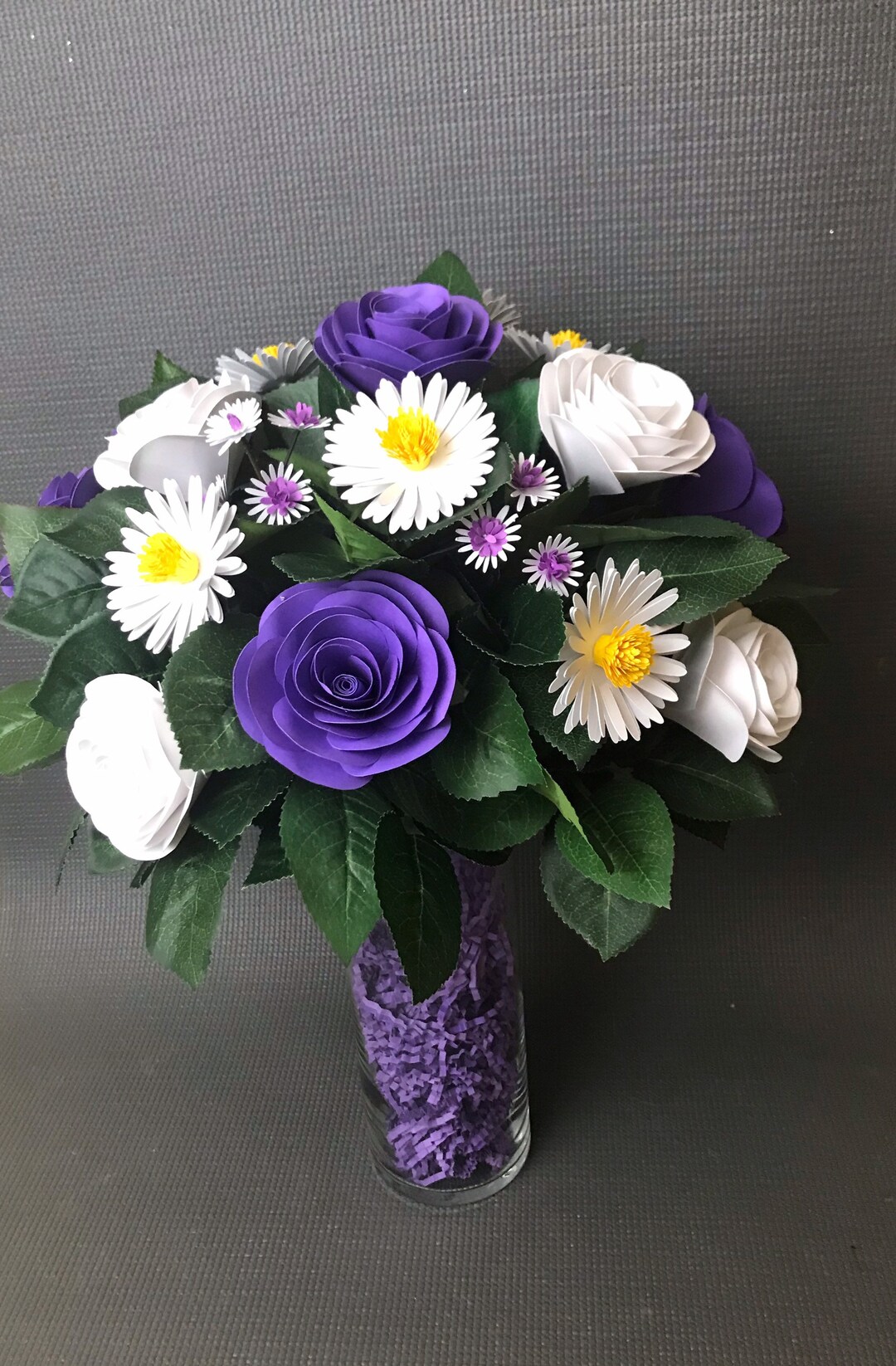 Round Centerpiece in Paper Flowers, Centerpiece in Paper Daisies and ...