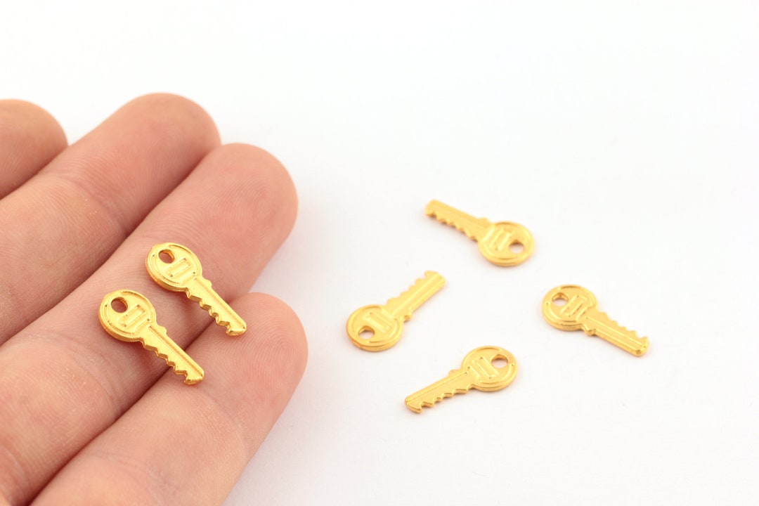 3 Pcs 8x18mm Matt Gold Plated Key Pendant, Matt Gold Plated Key Charm ...