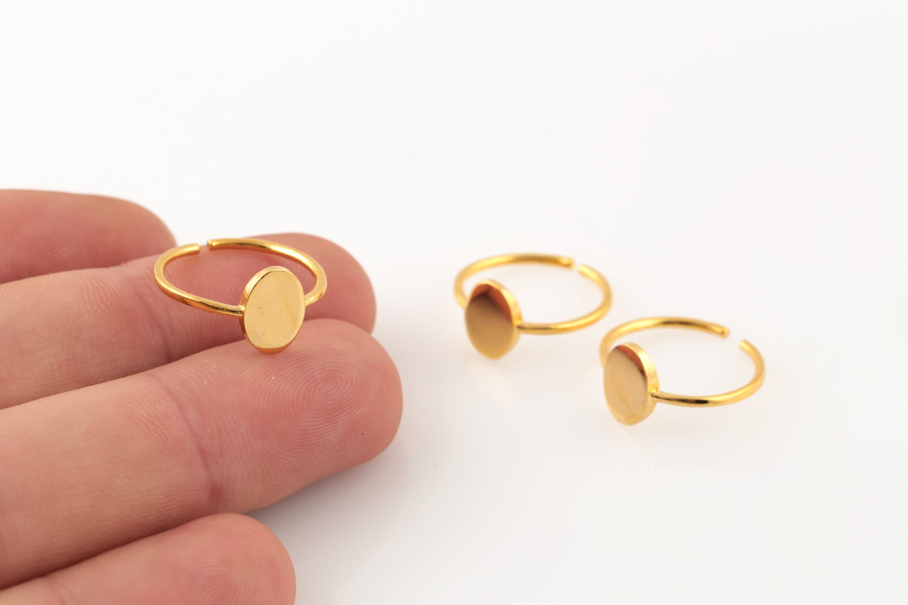 Minimalist jewelry wholesale store