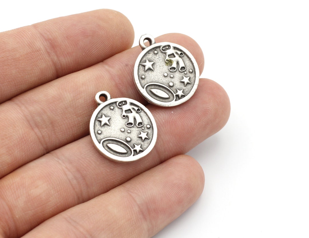 2 Pcs Antique Silver Medallion ,astronaut Medallion Pendant , Astronaut ...