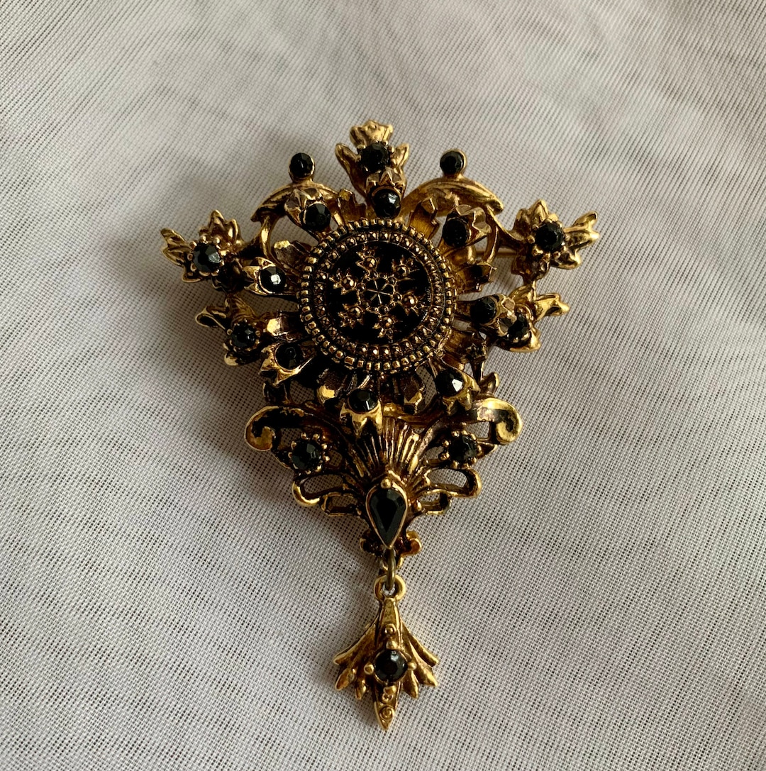 Vintage Sphinx 9680 Gold Tone/black Rhinestone Brooch - Etsy
