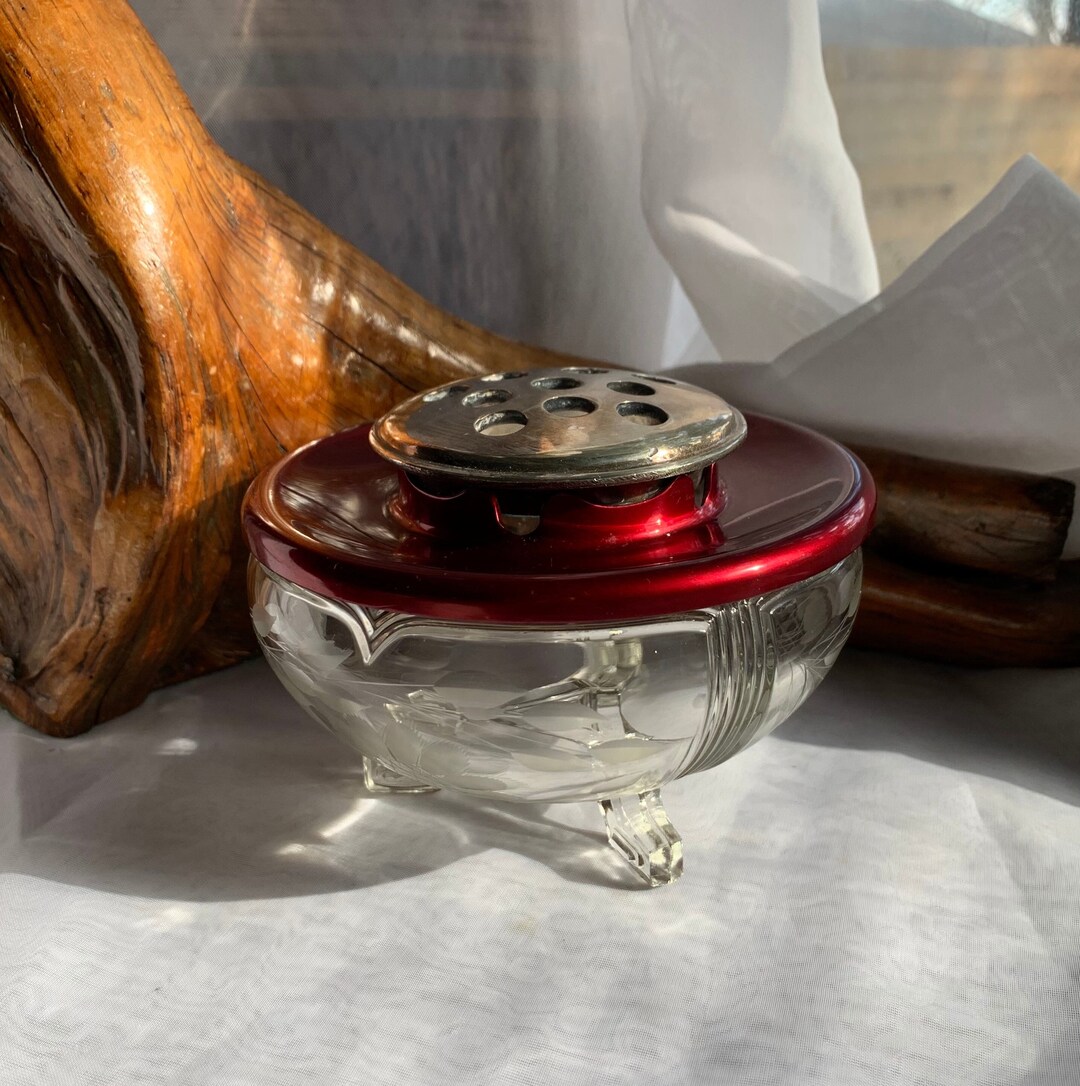 Vintage Duk-it Buffalo, N.Y Pat. Pend. Red Enamel Aluminum Flower Frog ...