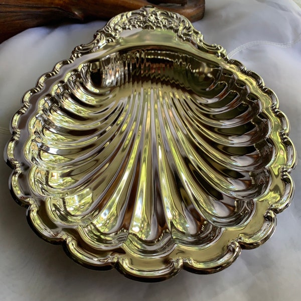 Clam Shell Dish - Etsy