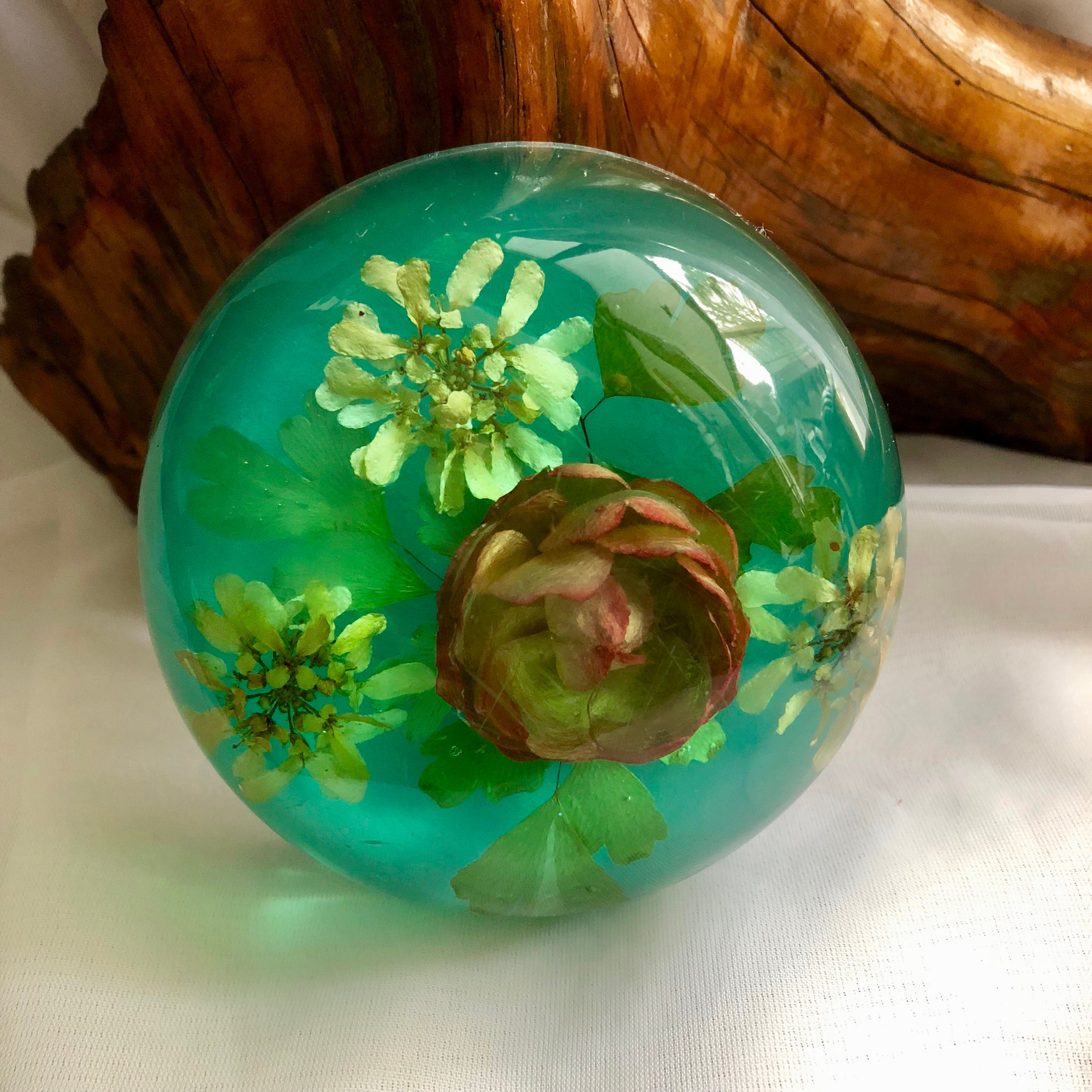 Home & Living Vintage Jeanne Ocker Paperweight resined Floweres Office ...
