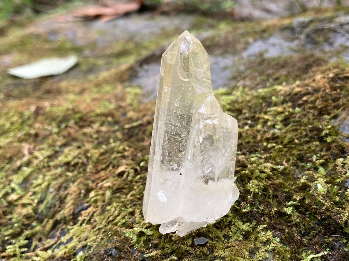 GOLDEN HEALER QUARTZ | Self-healed Crystal Point | Solaris Quartz Point ...