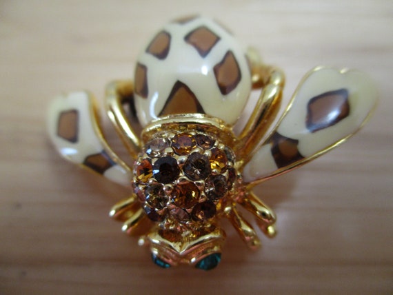 joan rivers bee brooch - Gem