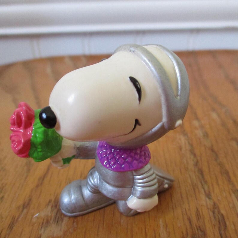 Peanuts Snoopy Knight in Shining Armor PVC Figurine | Valentine's Day ...