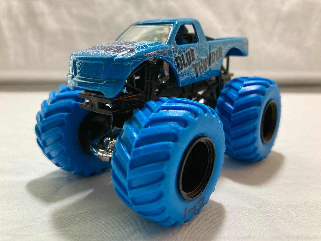 Hot Wheels Monster Jam Blue Thunder Monster Truck blue Tires 1:64 Scale ...