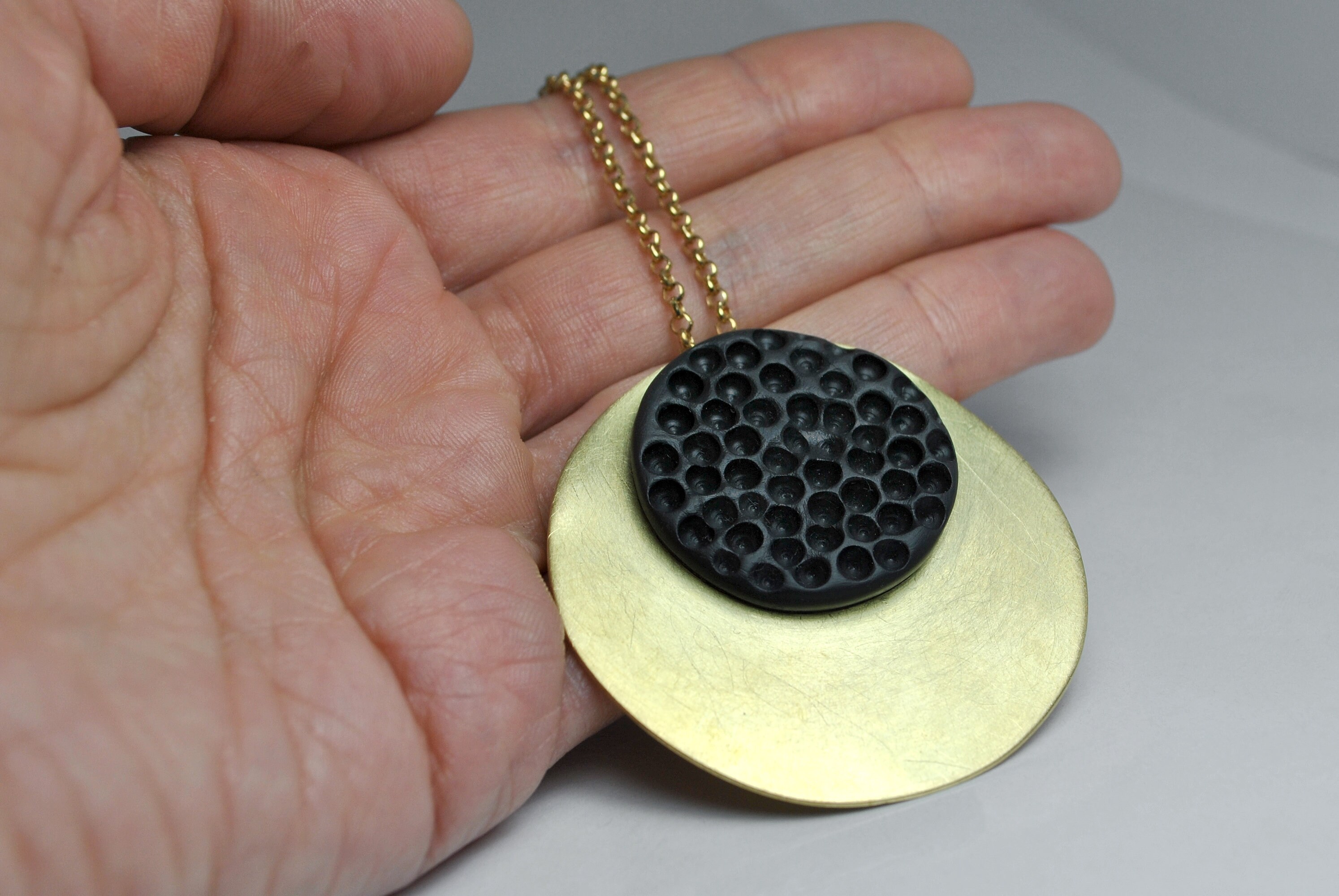 Modern Large Round Pendant Necklace in Brass and Slate - Etsy UK