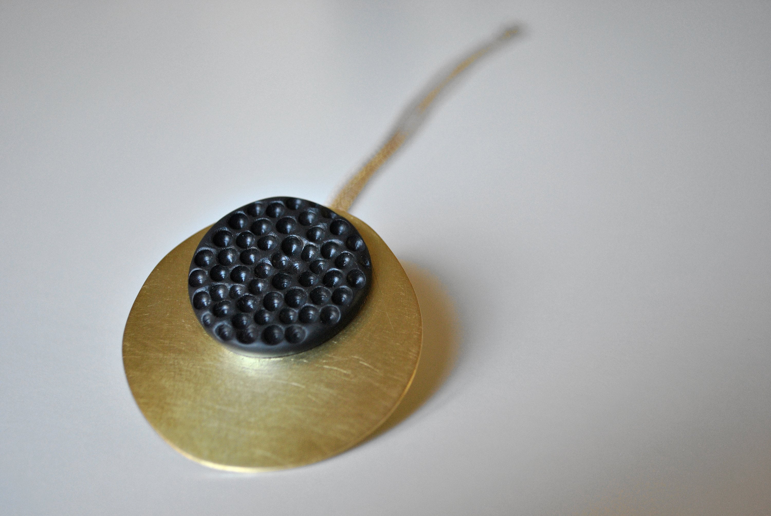 Modern Large Round Pendant Necklace in Brass and Slate - Etsy UK