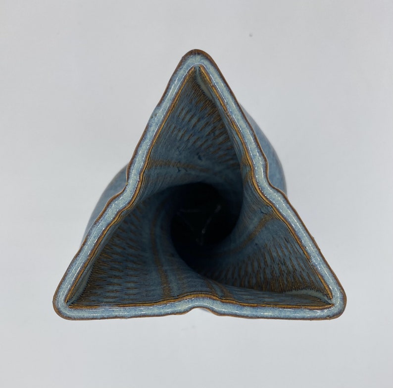 Triangle Twist Vase - Etsy