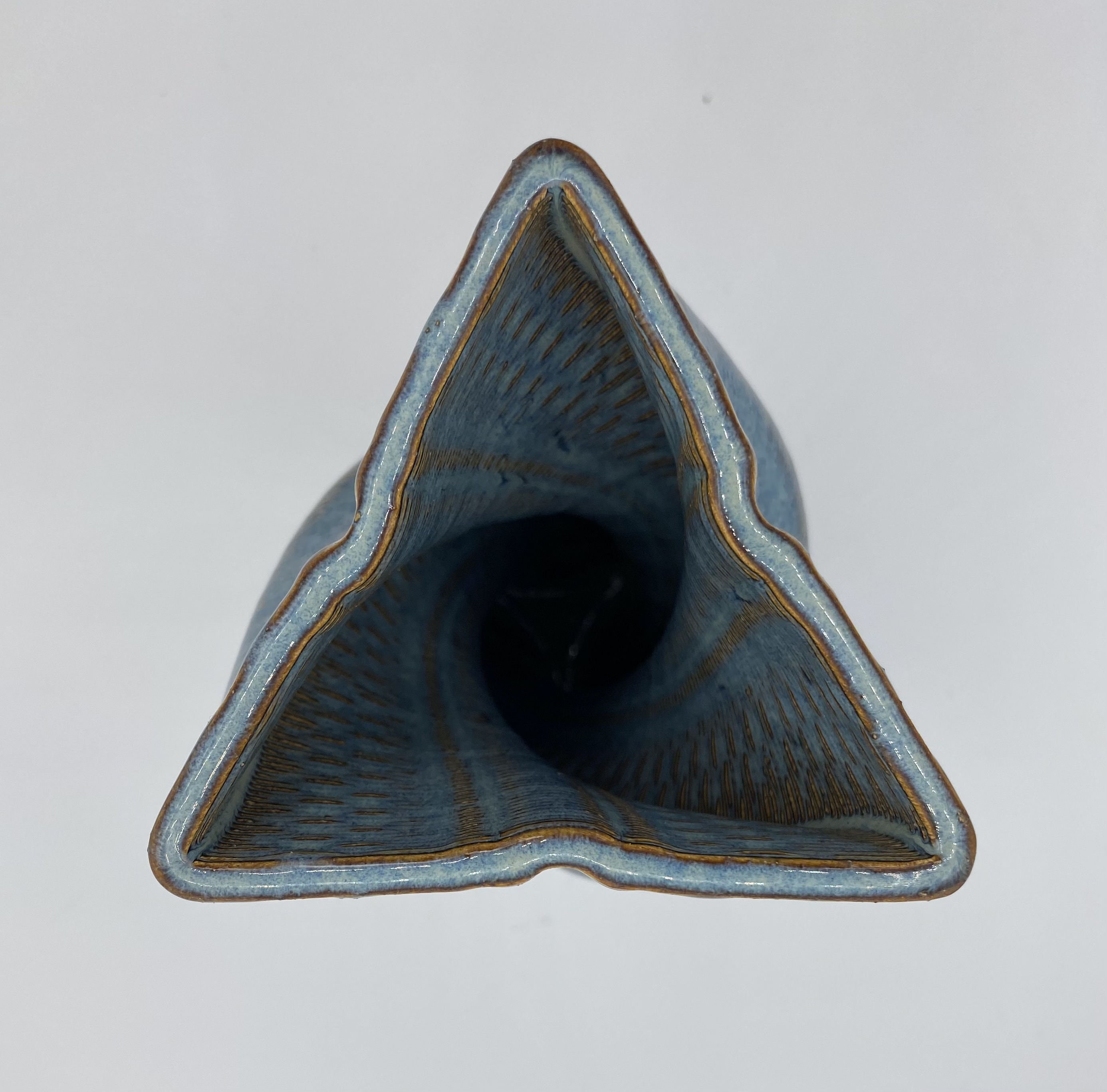 Triangle Twist Vase - Etsy