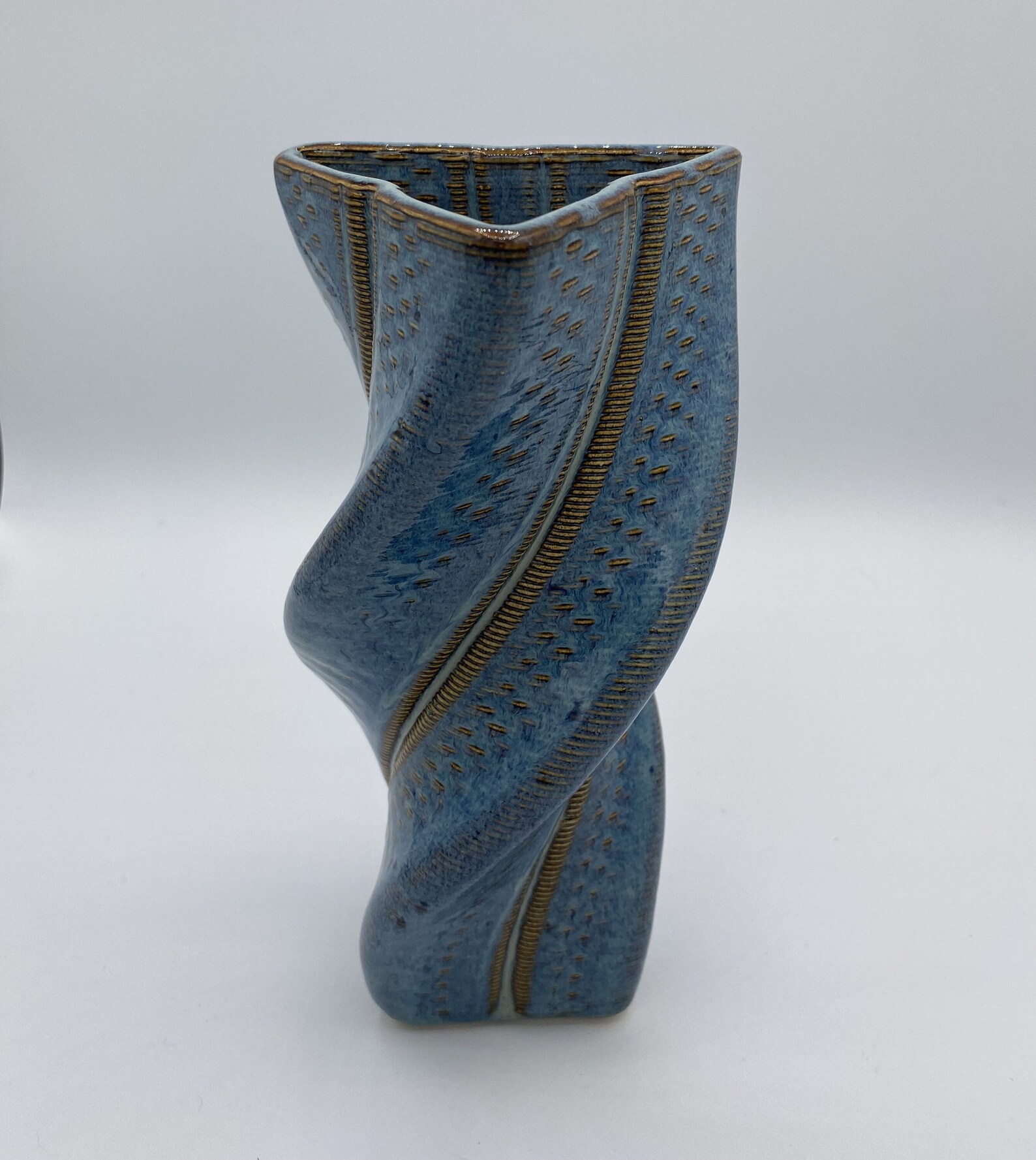 Triangle Twist Vase - Etsy