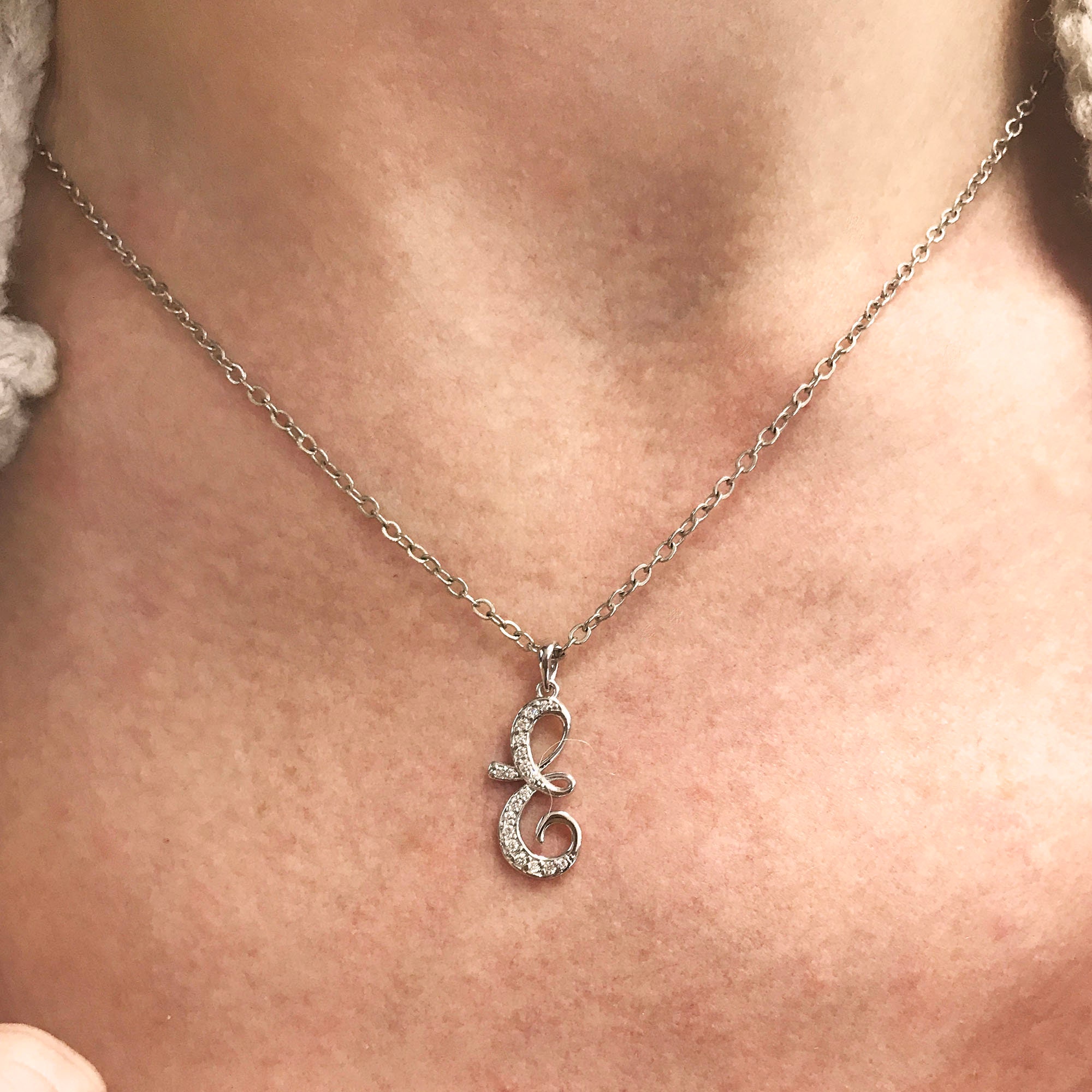 Solid 14k Gold Letter E Pendant / Initial Pendant / 0.1 Ctw - Etsy