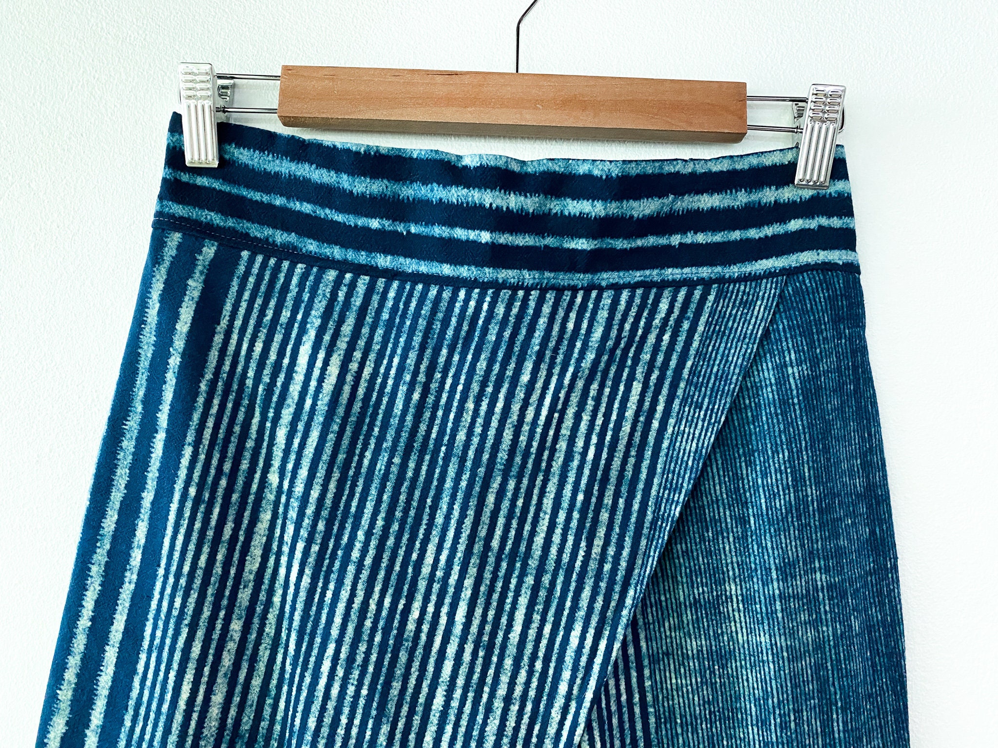 Striped Hand Dyed Indigo Elastic Waist Cotton Capri Pants - Striped ...