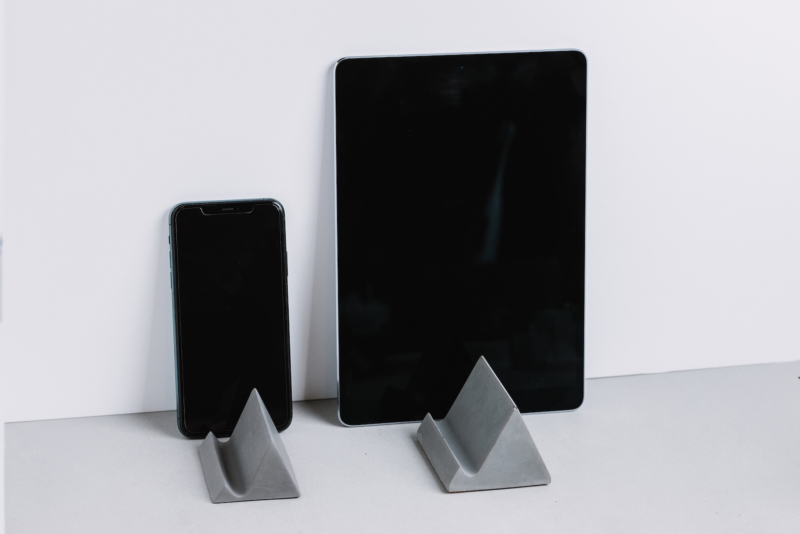 Concrete Phone Holder horizontal and Vertical Phone Stand iPad / Tablet ...