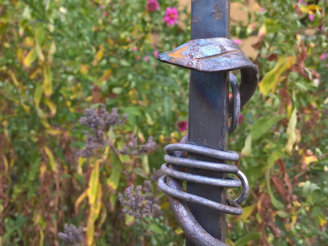 Pflanzstab, Gartenstab, Rankstab mit geschmiedeten Blättern - Etsy.de
